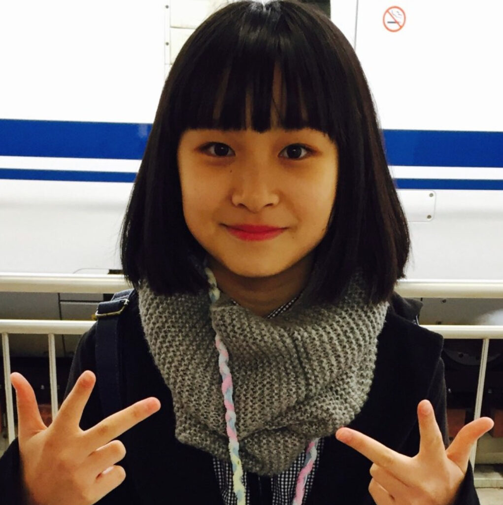 【画像】新しい学校のリーダーズsuzukaのメガネなしが超美人！私服も紹介！ | noma-blog